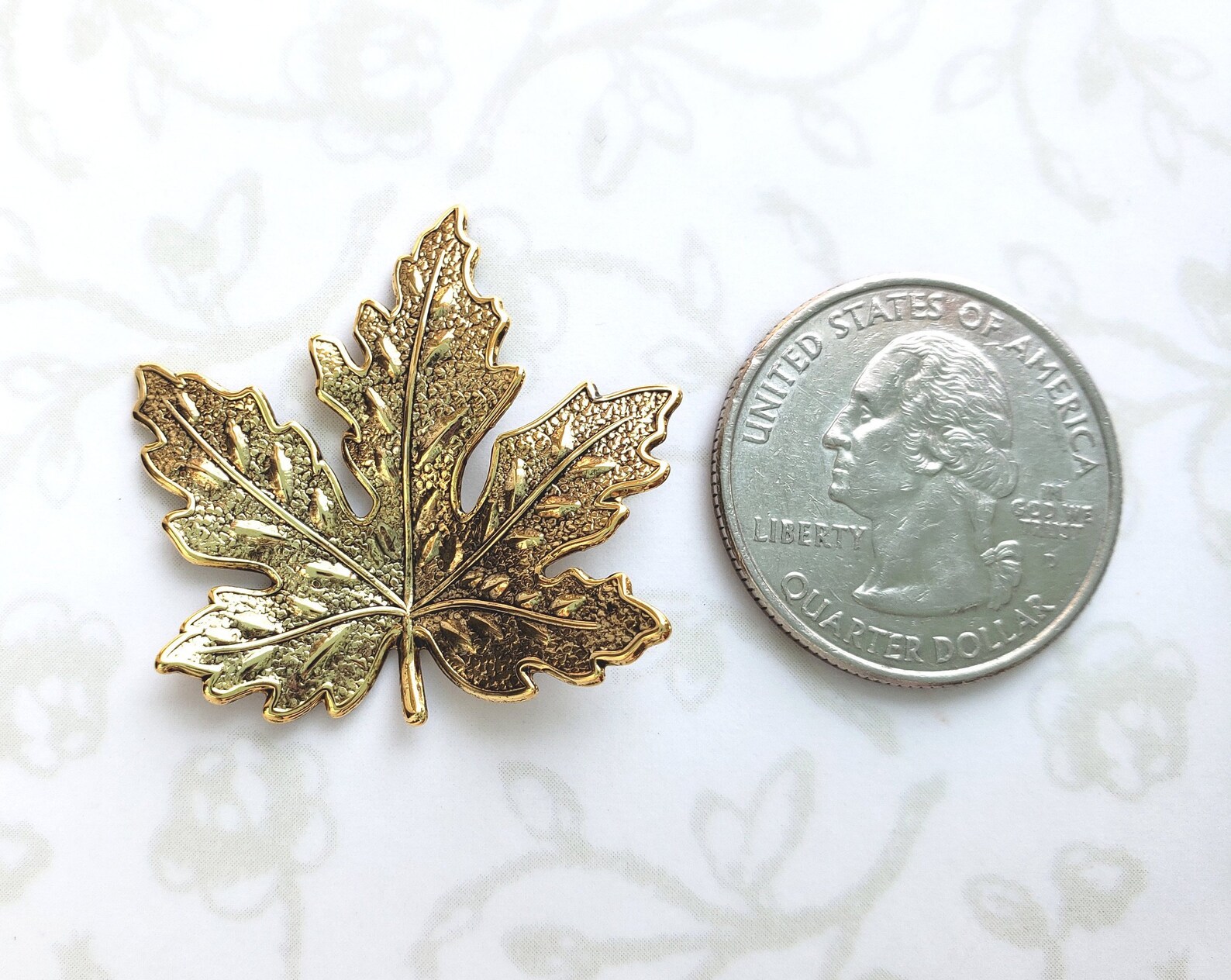 Maple Leaf Pin in 24k Gold, Brooch, Lapel Pin, Autumn, Woodland, Canada ...