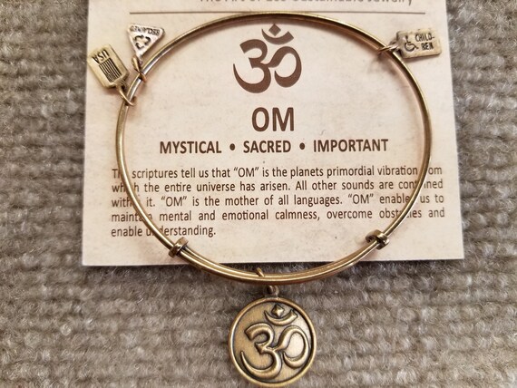 OM Expandable Brass Charm Bracelet - Gem