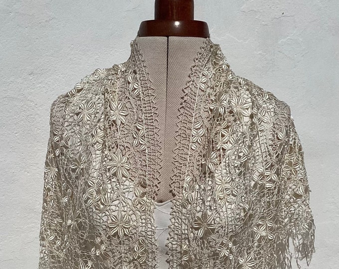 Vintage Authentic Spanish Handmade Silk Lace Mantilla Exquisite ...