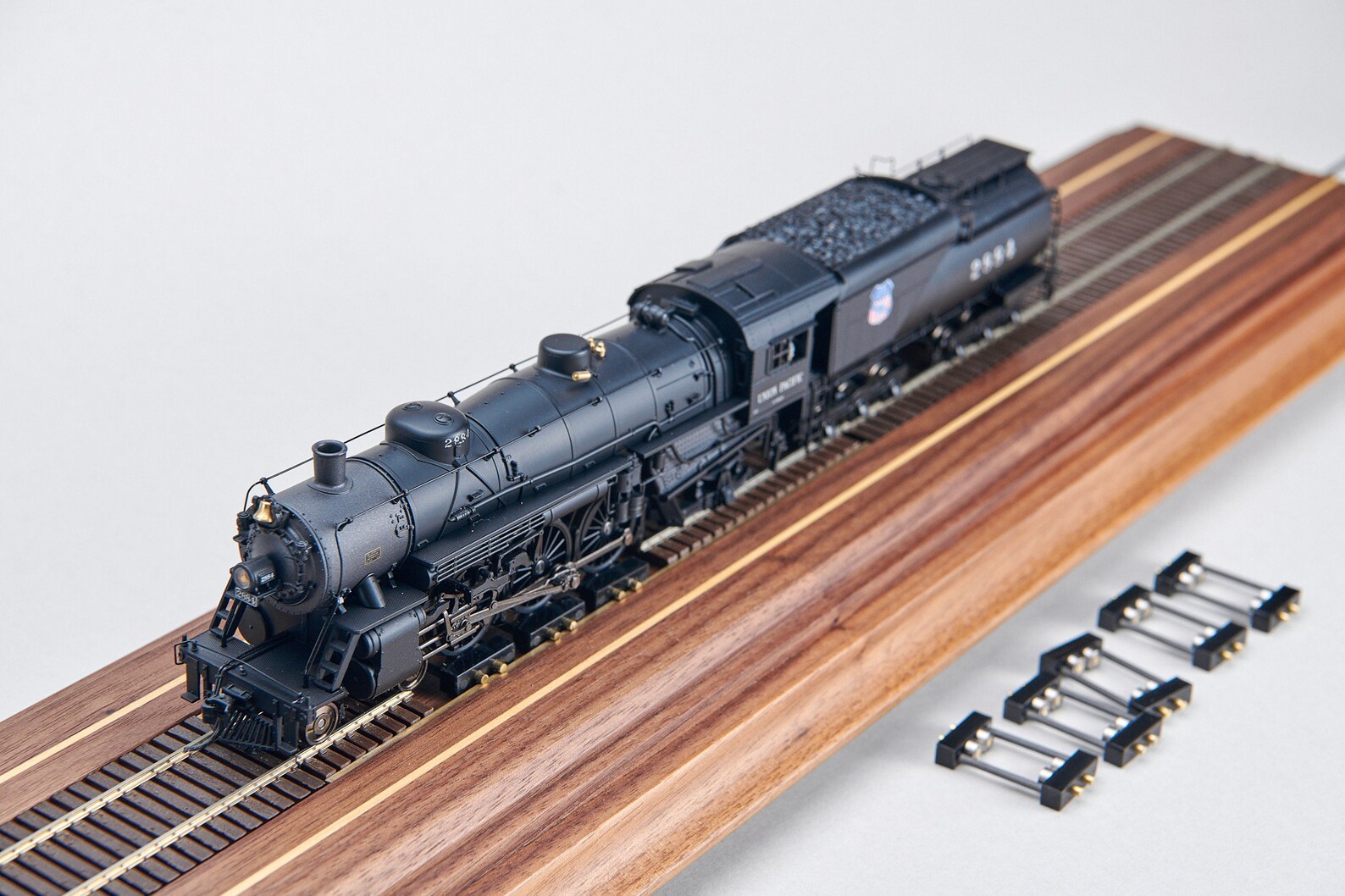 Working DC/DCC HO Scale Display for American Locomotives - Etsy