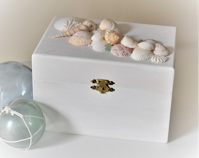 White Wood Sea Shell Box - Beach House Décor - Etsy