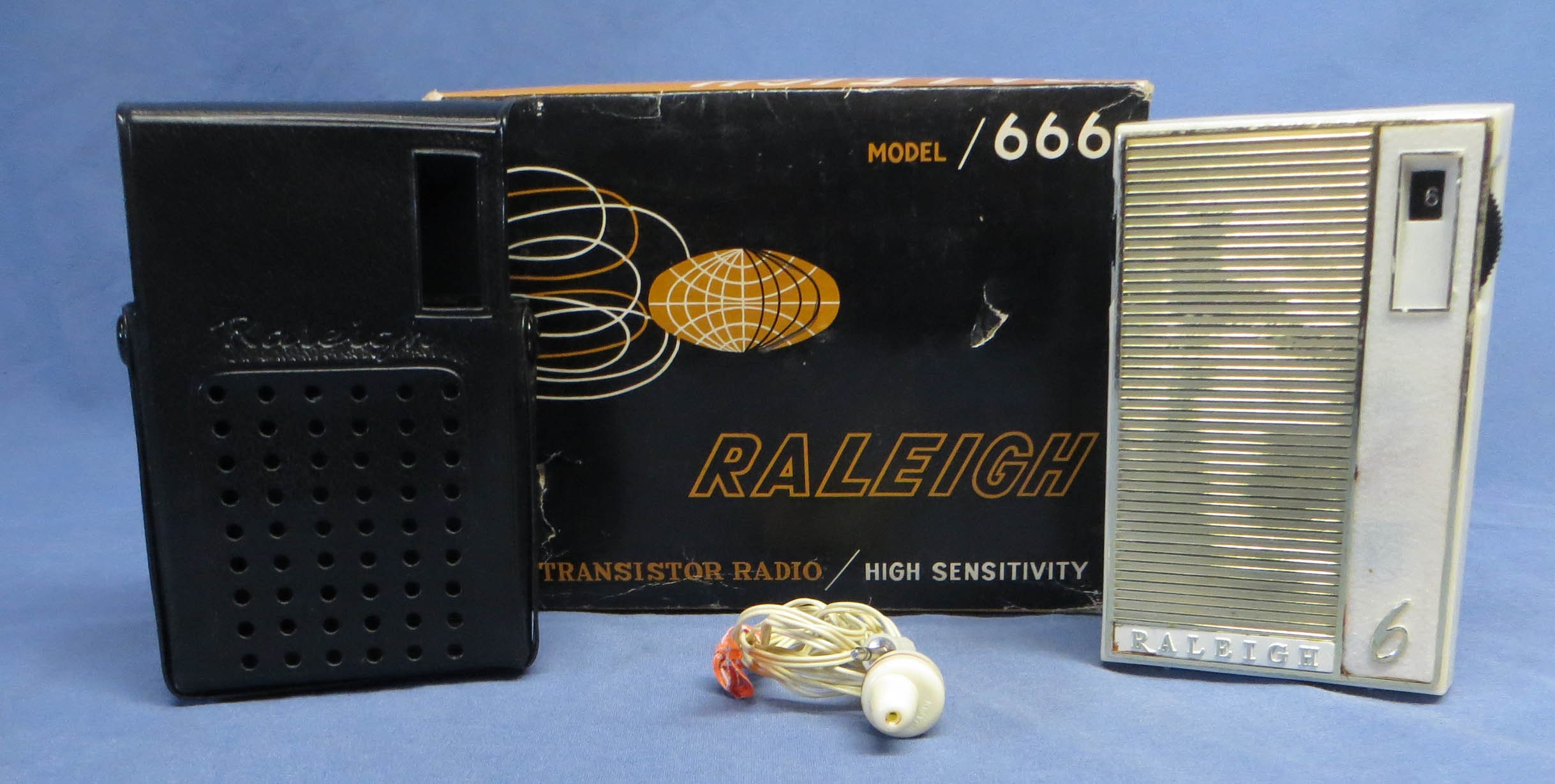 Vintage Transistor Radio Raleigh Model 666 W/earpiece in Original Box ...