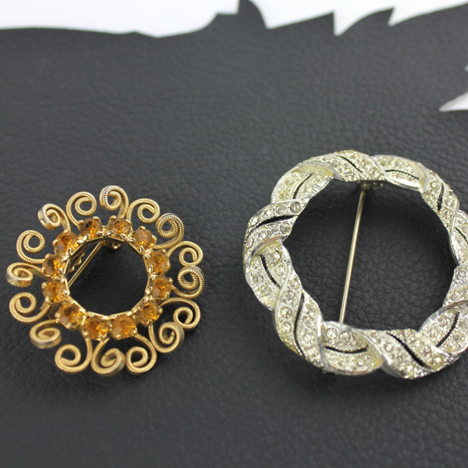 Vintage Rhinestone Wreath Pin Brooch Set - Etsy