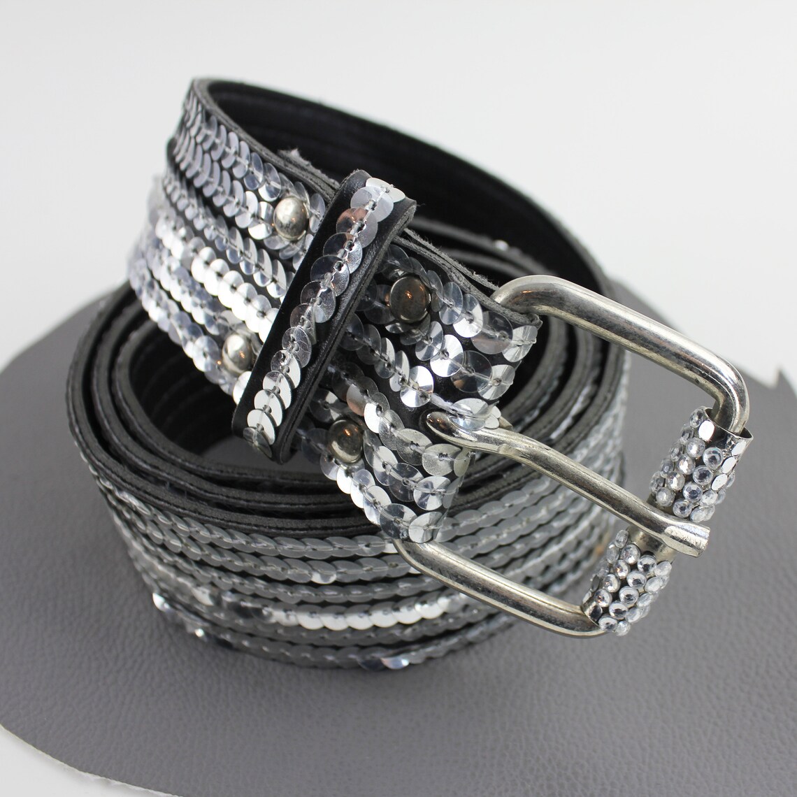 Silver Sequin Covered Vinyl Belt With Rhinestone Silver Buckle Size 34/ ...