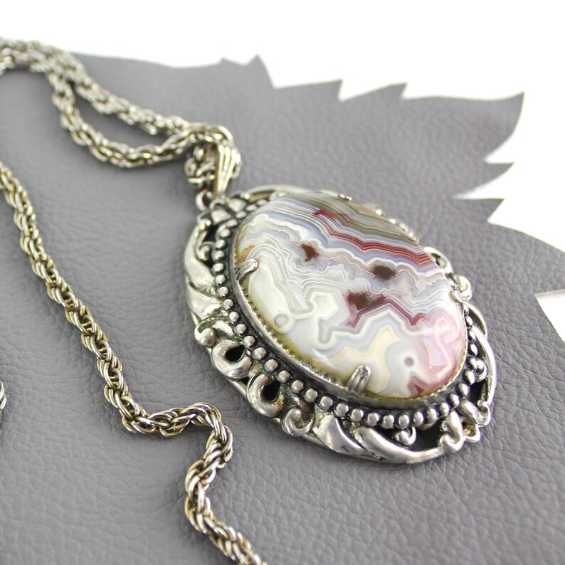 Red Gray White Geode Stone Set in Silver Necklace - Etsy