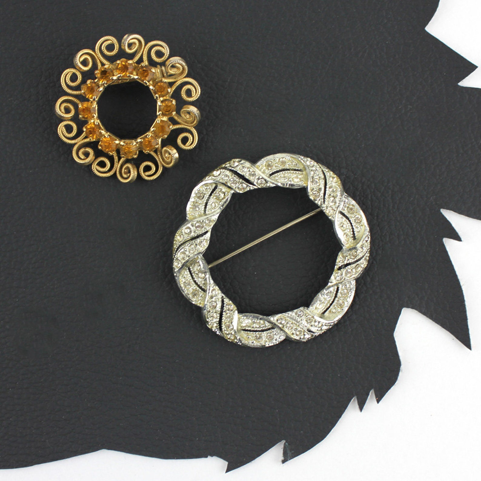 Vintage Rhinestone Wreath Pin Brooch Set - Etsy