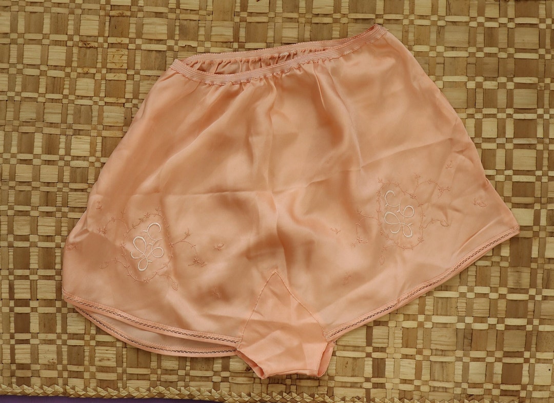Satin Tap Pants- 1940s Peach Embroidered Initials LE - Size Tall/large ...