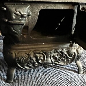 Crescent Miniature Cast Iron Stove, Salesman's Sample Cast Iron ...