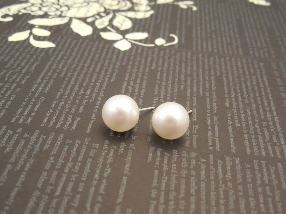 Very Classic and Simple, Sterling Silver Earrings With 10mm Light Gray ...