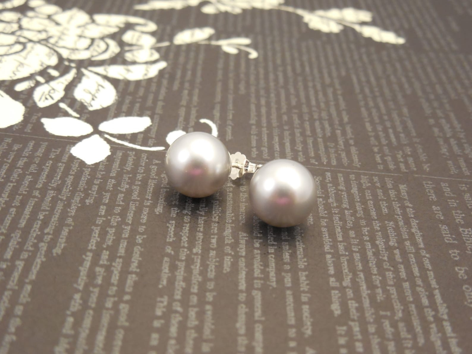 Very Classic and Simple, Sterling Silver Earrings With 10mm Light Gray ...