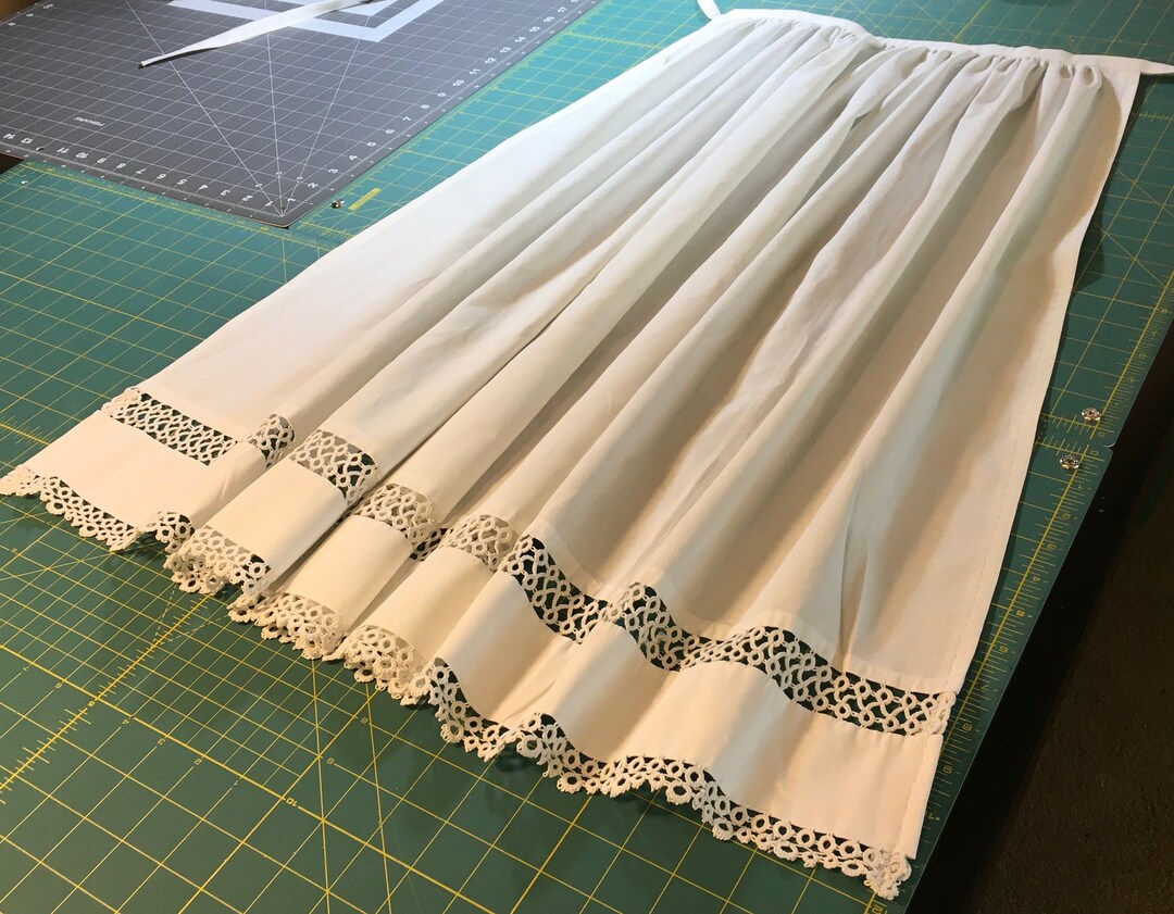 Elizabethan Lace Edged Apron - Etsy