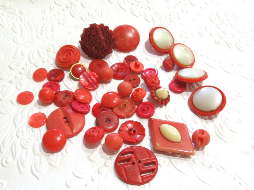 Vintage Red Buttons Plastics Sewing Craft Red White Buttons Assorted ...