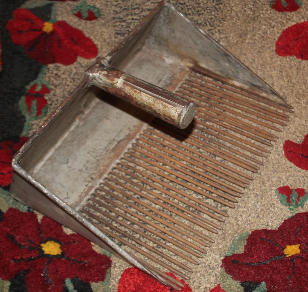 Great Vintage Metal Blueberry/ Cranberry Rake/scoop- Farm House/rustic ...