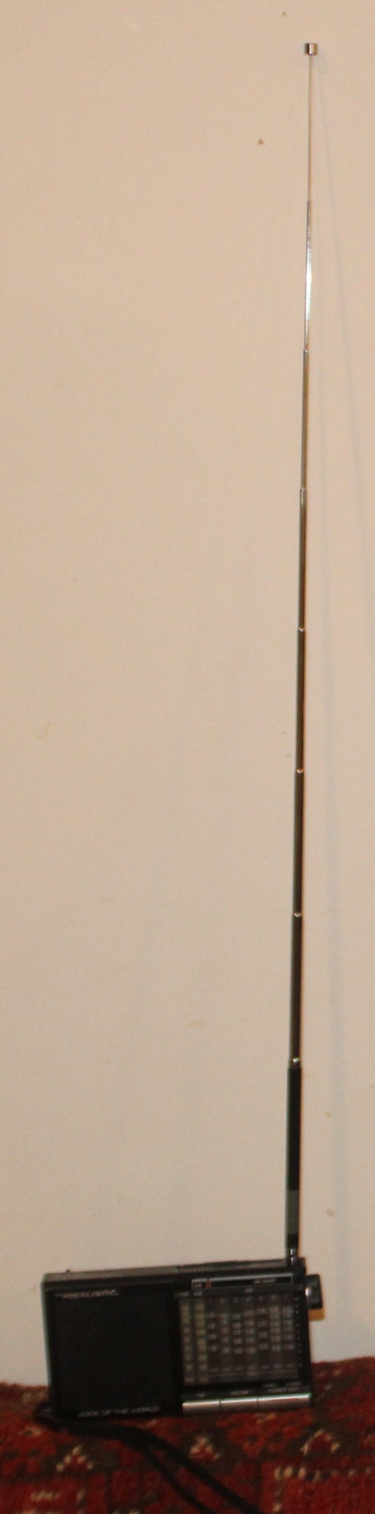 Great Realistic DX-342 Voice of the World 9-band AM/FM Radio- Pocket ...