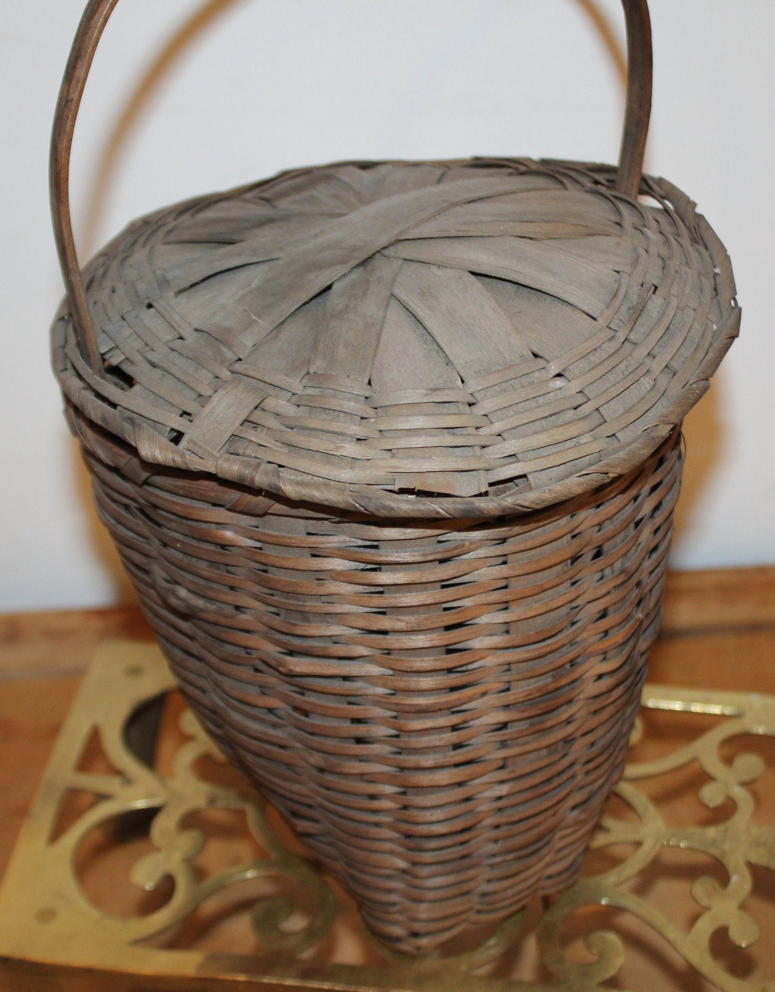 Wonderful Antique Ash Splint Basket With Lid and Hand Carved Notched ...