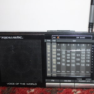 Great Realistic DX-342 Voice of the World 9-band AM/FM Radio- Pocket ...