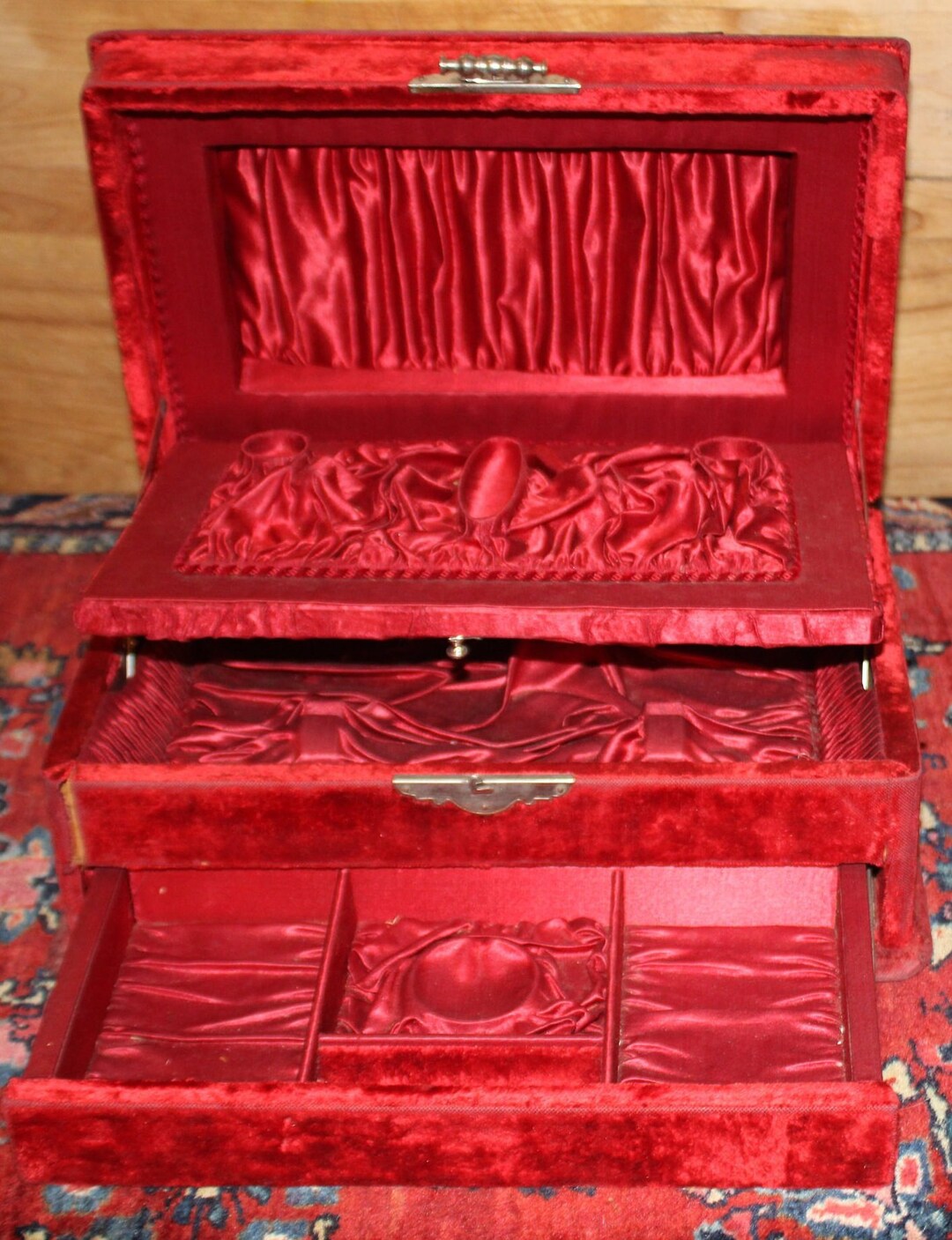 Gorgeous Large 19th Century Antique Red Velvet Victorian Jewelry/vanity ...