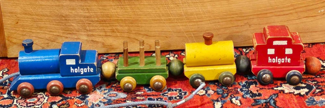 Wonderful Vintage Holgate Wooden Rope Pull-toy Train With Great Paint ...