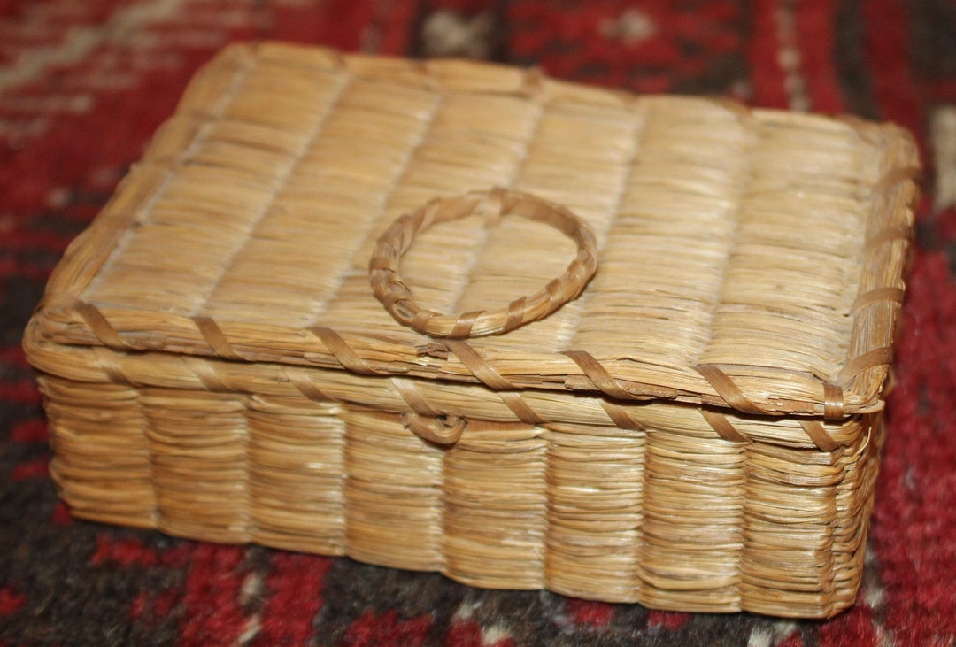 Fabulous Antique Maine Sweet Grass and Ash Wabanaki Rectangular Covered ...