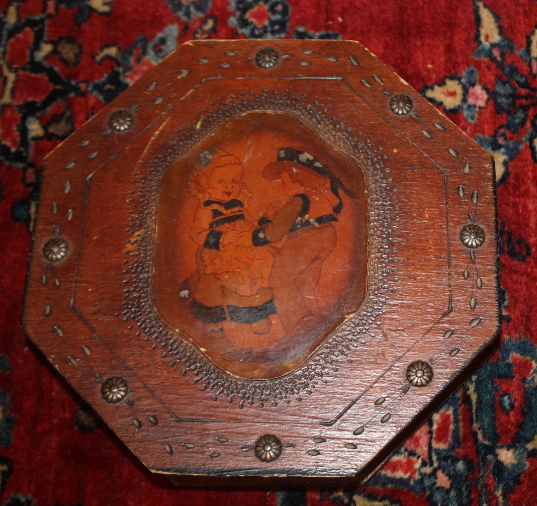 Antique Tramp Art Octagonal Wood Trinket Box – Dutch Decor - Etsy
