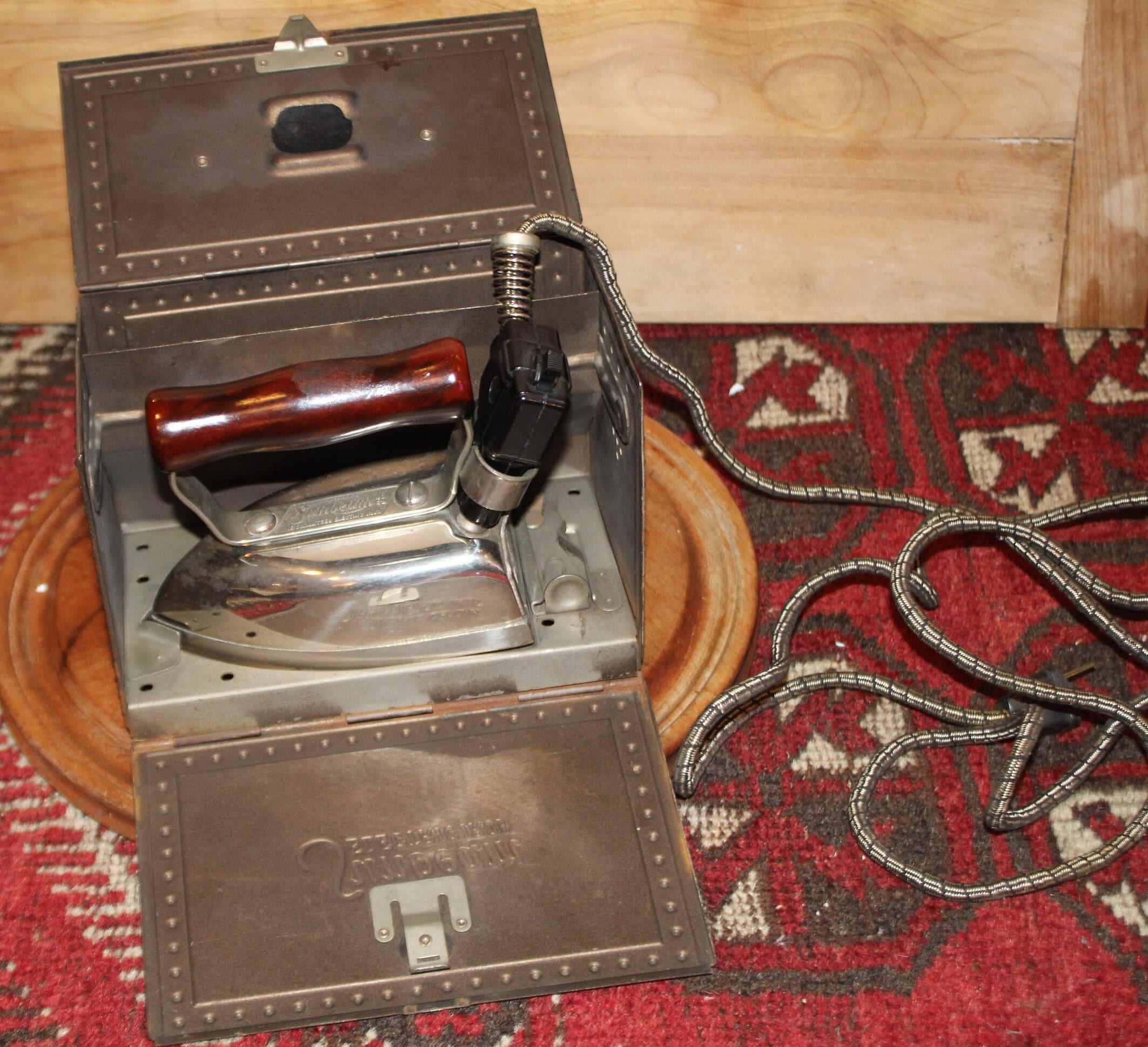 Antique Sunbeam-s2 Electric Iron With Bakelite Handle and Plug-in ...