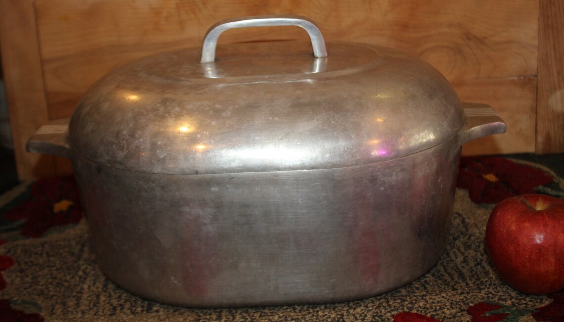 Great 8 Qt. Oval Wagner Ware Magnalite Cast Aluminum Roaster and Lid ...