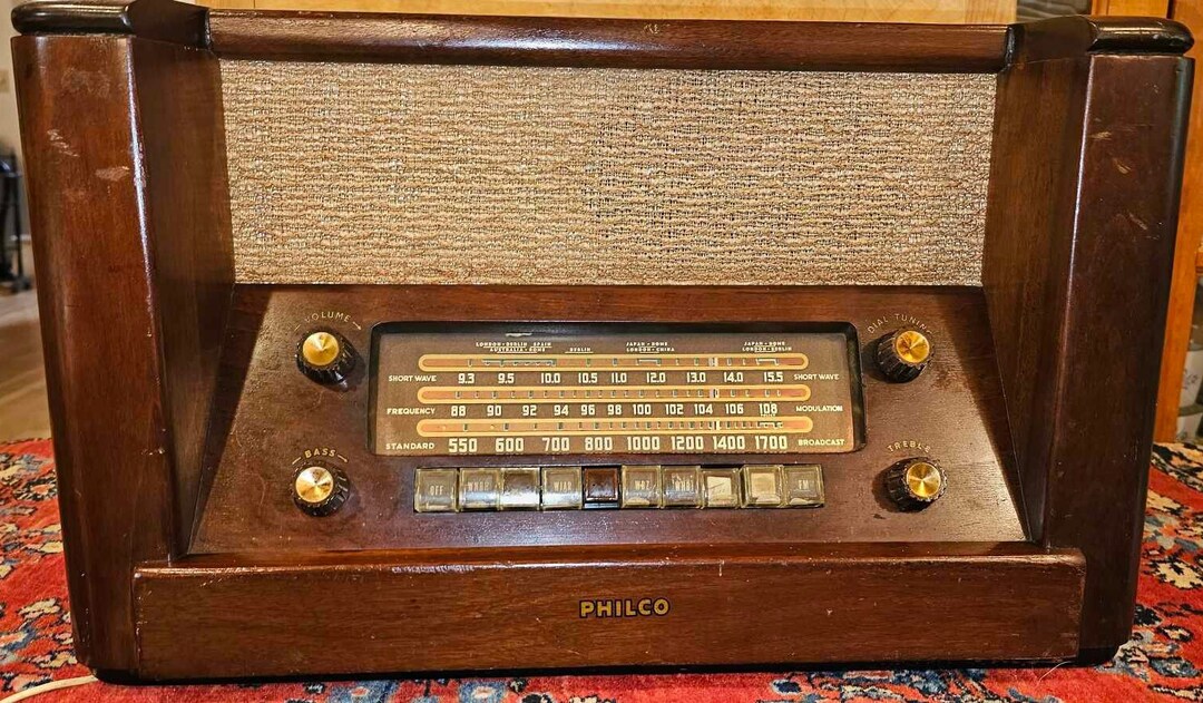 Wonderful Vintage Walnut Philco Philadelphia Model 48-482 AM/FM ...