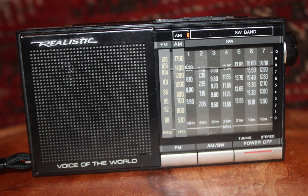 Great Realistic DX-342 Voice of the World 9-band AM/FM Radio- Pocket ...