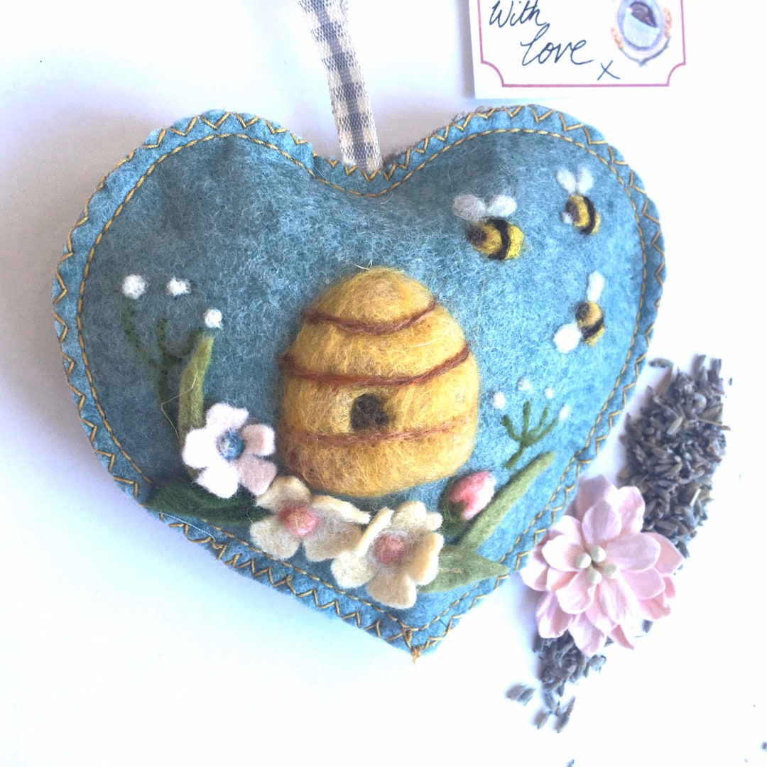 Bee With Felt Flowers Easter Gift Decoration Heart, Easter Tree ...