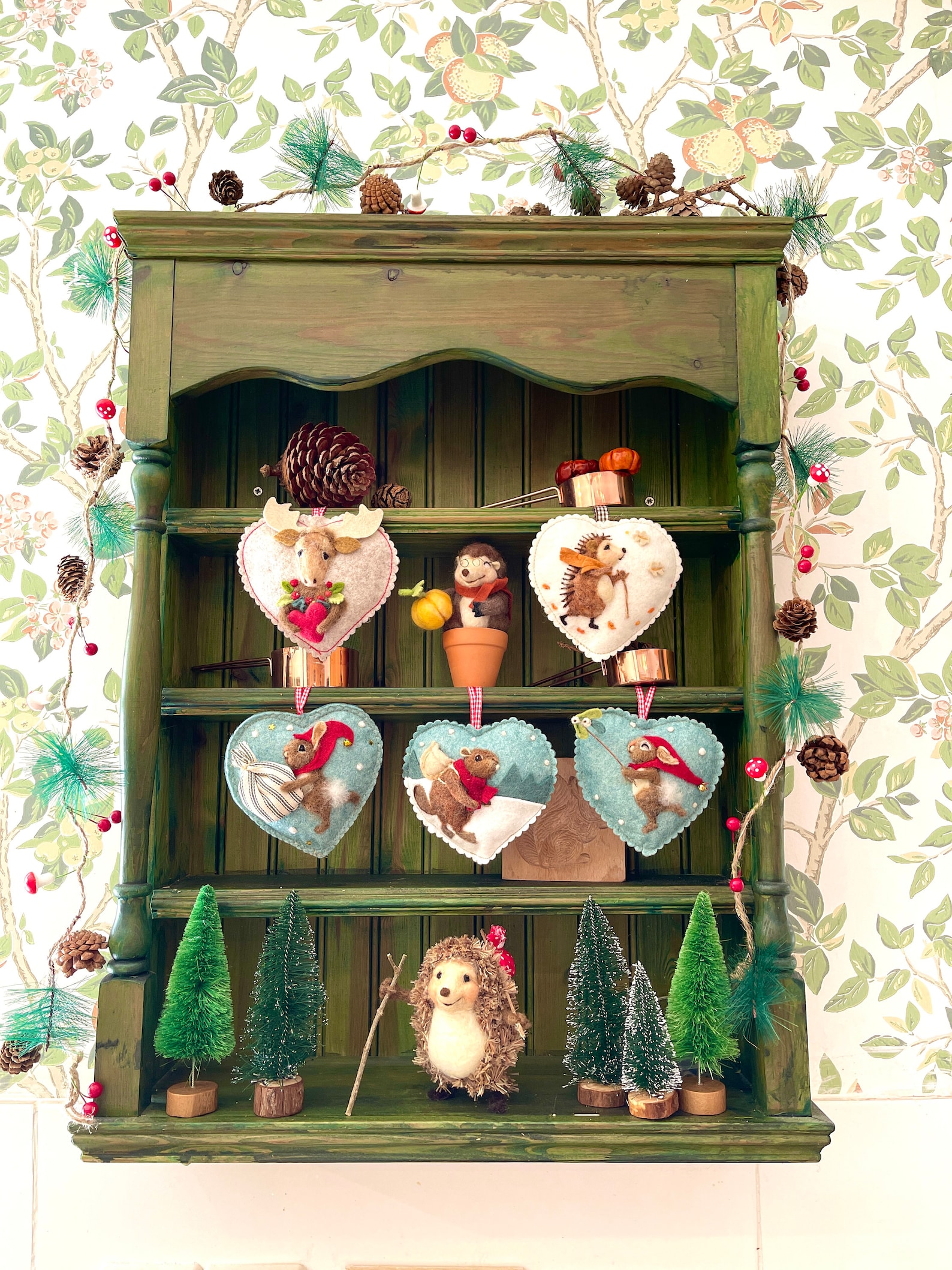Robin With Love Letter - Holiday Decoration - Wool Hanging Heart With ...