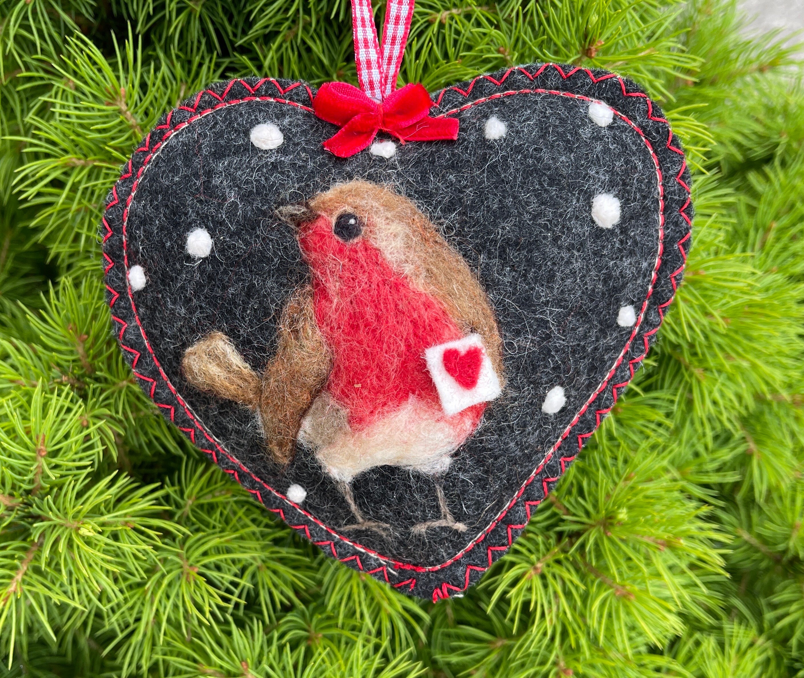 Robin With Love Letter - Holiday Decoration - Wool Hanging Heart With ...
