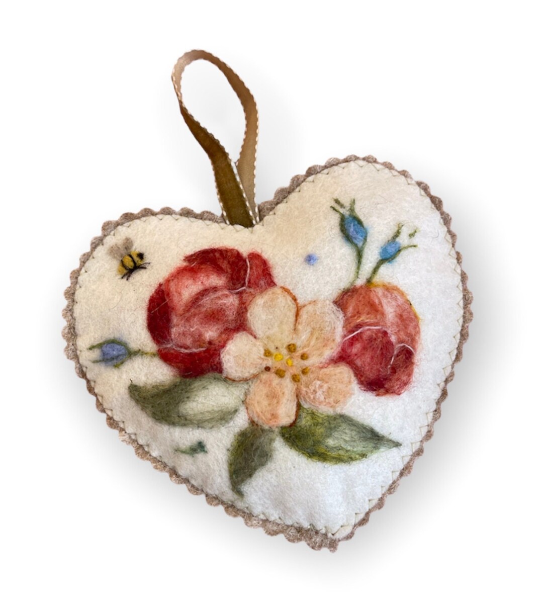 Country Garden Floral Heart With Rosebuds and Flowers, Handmade Felt ...