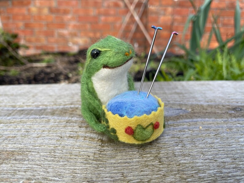 Make a Frog and Pin Cushion Felting Kit - Beginners Libertys Felterie ...