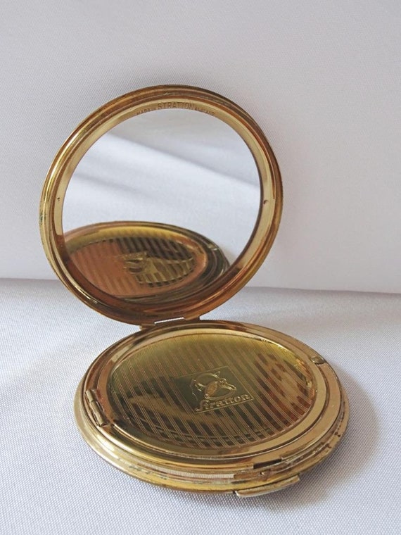 Vintage Stratton Compact 1950s Gilt Blue Enamel Ladie… - Gem