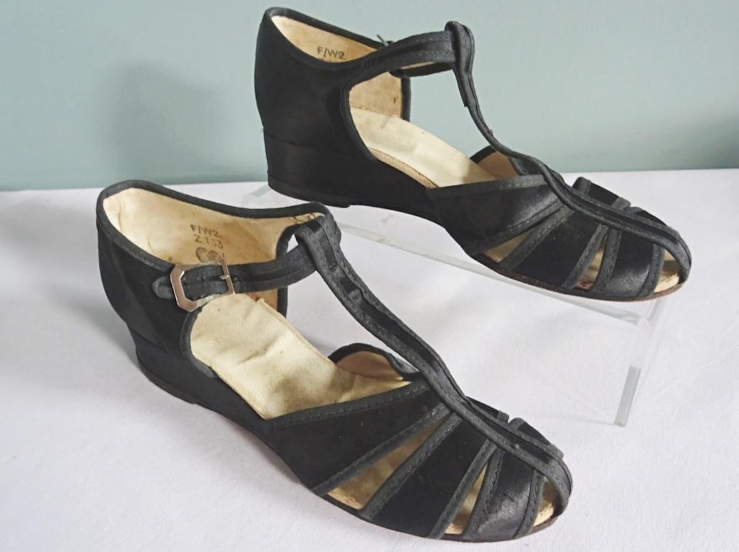 Vintage CC41 Shoes 1940s WW2 Era Ladies Sandals Black Satin Utility ...