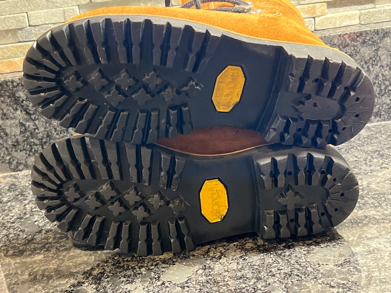 Dunham Boots - Waffle Stompers - Hiking - Mountaineering - Suede ...