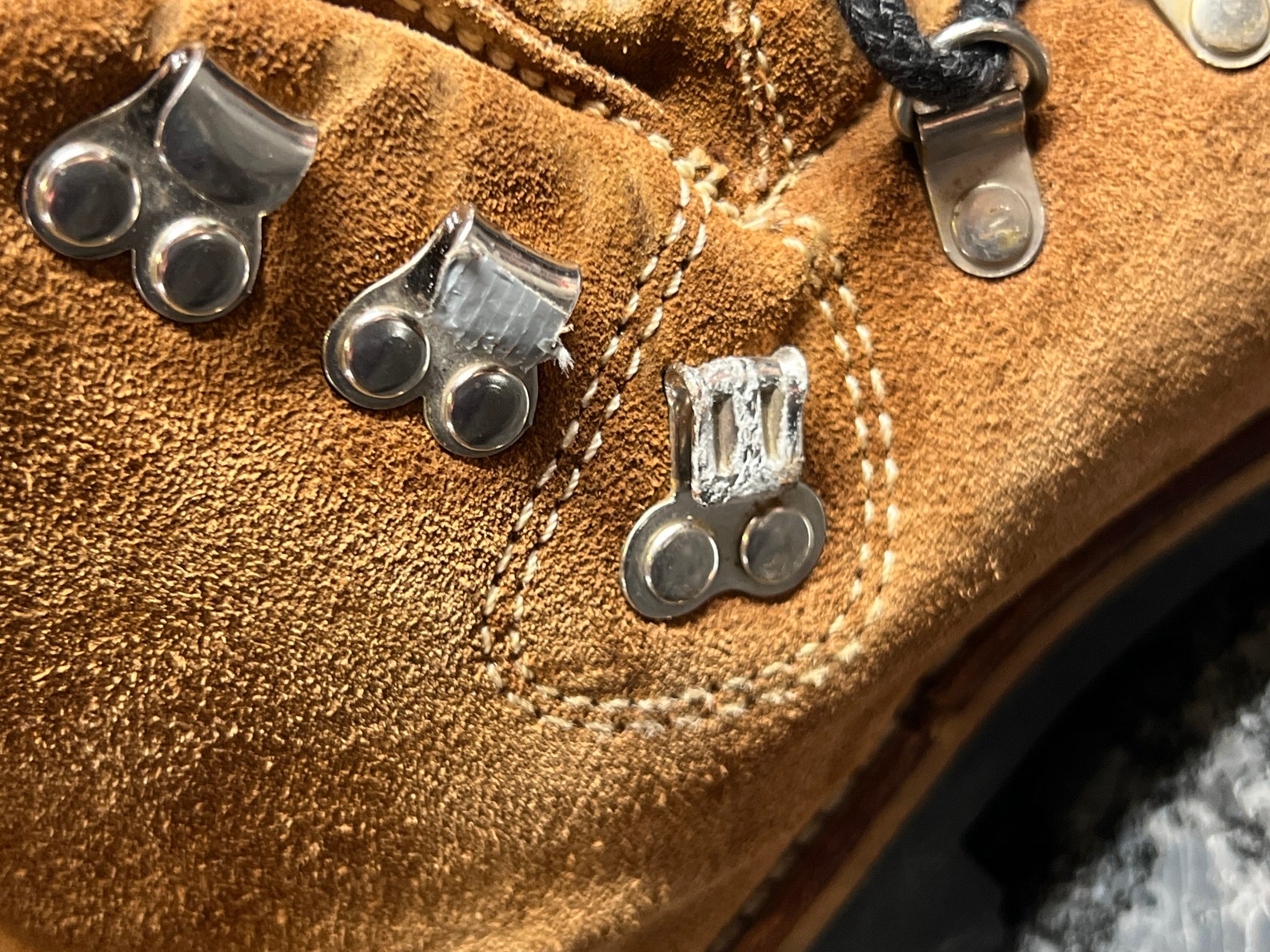 Dunham Boots - Waffle Stompers - Hiking - Mountaineering - Suede ...