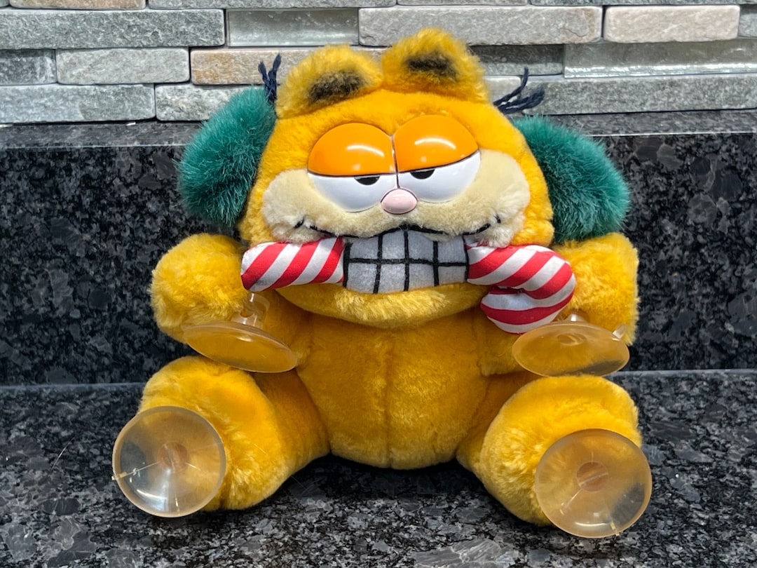 Garfield Plush Toy - Hang on - Christmas - Holiday - Winter - Candy ...