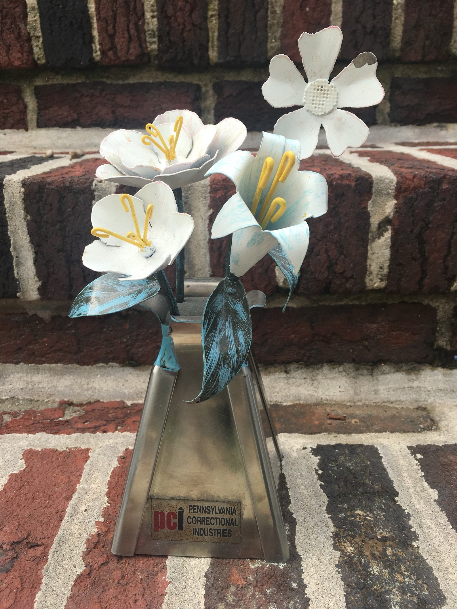 Inmate Prison Art Sculpture Metal Metal Shop Flowers - Etsy