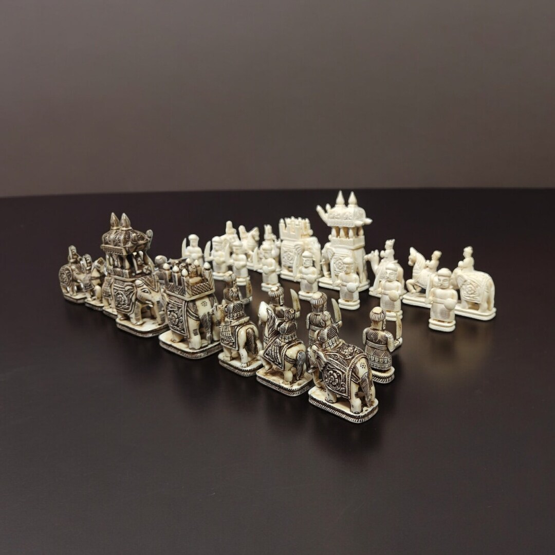 Handcrafted Indian Bone Chess Set Elegant Camel Bone Pieces Maharajah ...