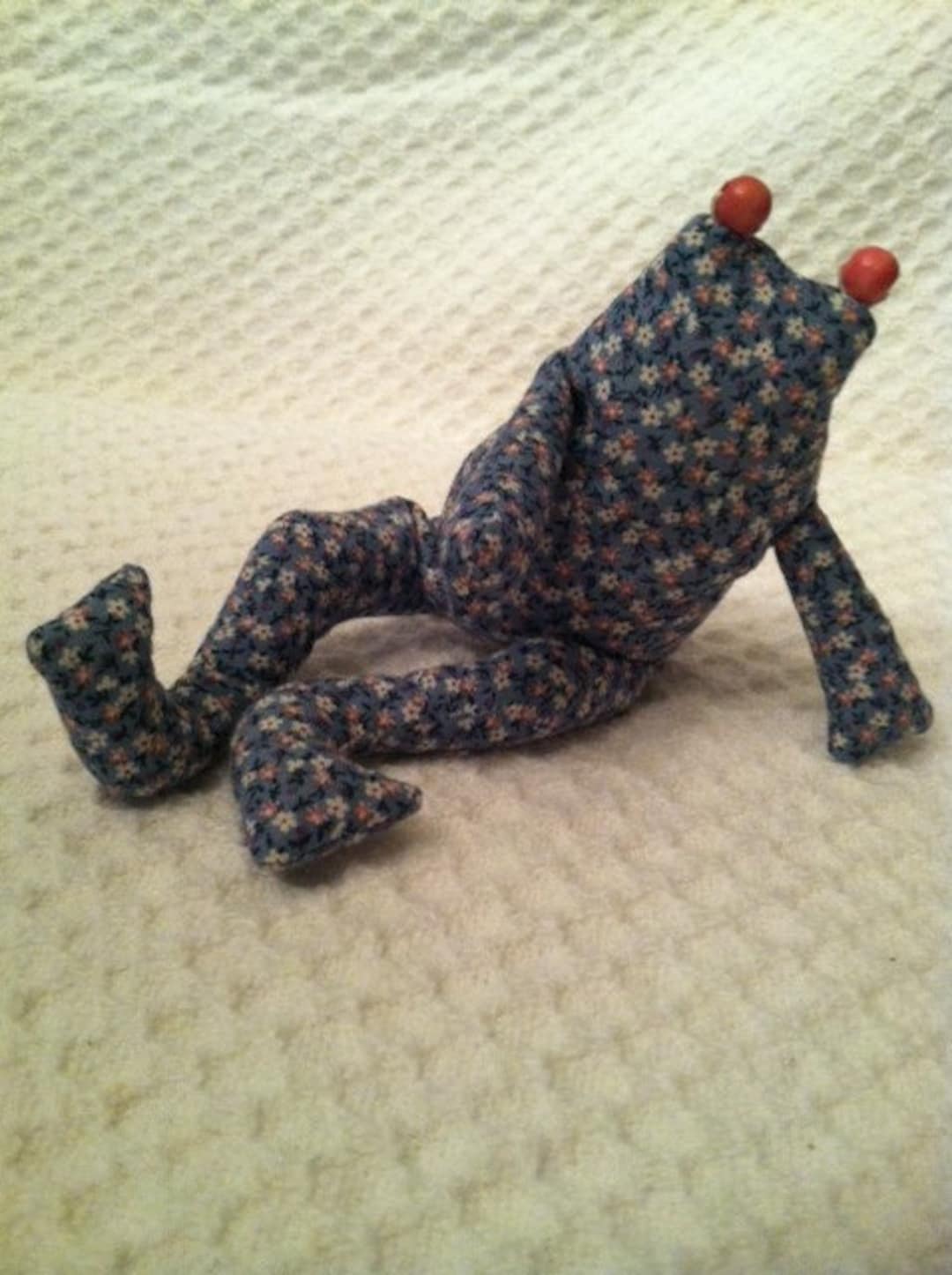 Cute Poseable Frogs, Great Colors and Fun! - Etsy