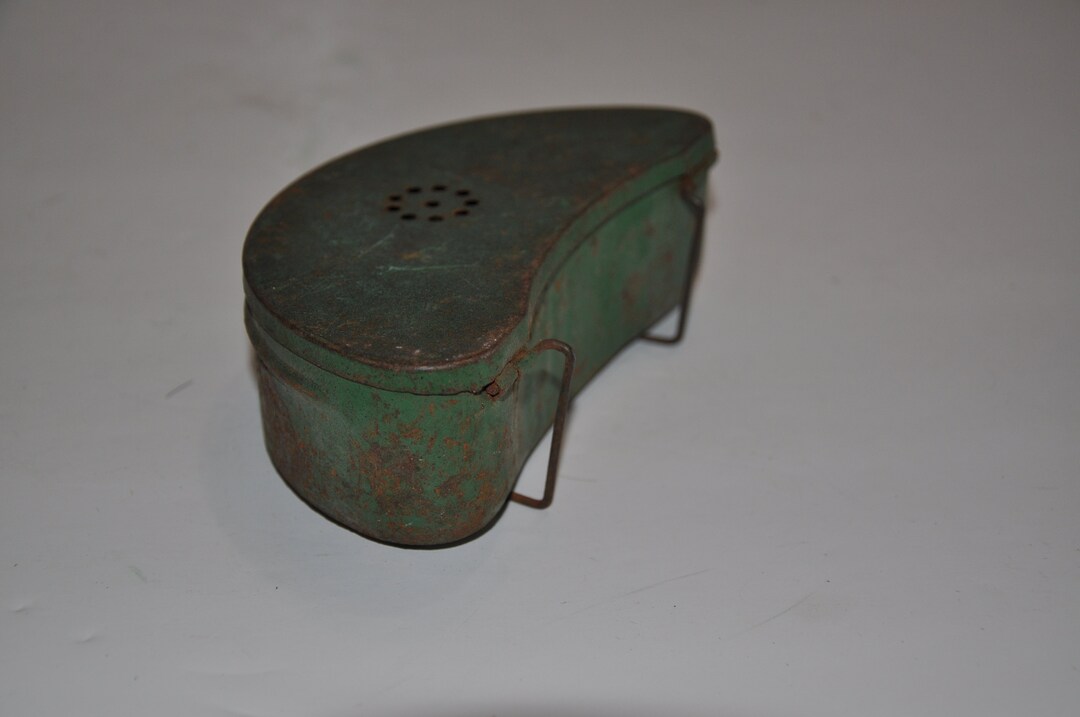 Vintage Metal Fishing Worm Holder Bait Box - Etsy