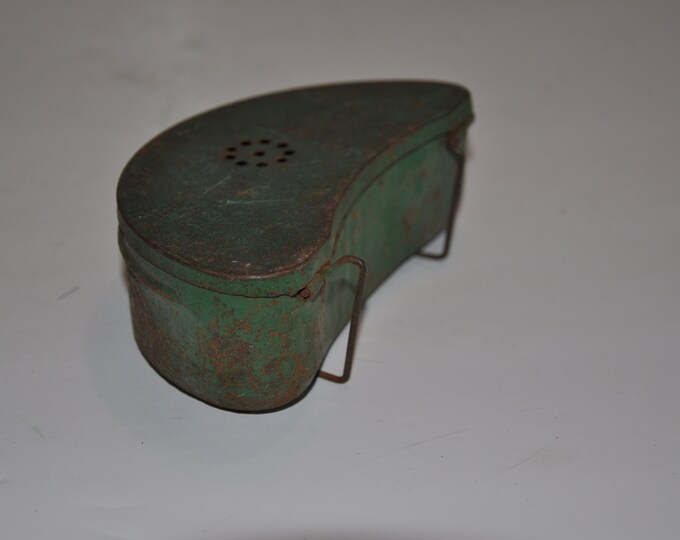Vintage Metal Fishing Worm Holder Bait Box - Etsy