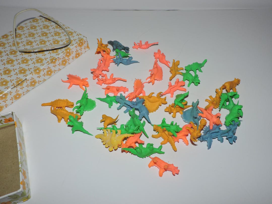 Box of Vintage Dinosaur Toys - Etsy