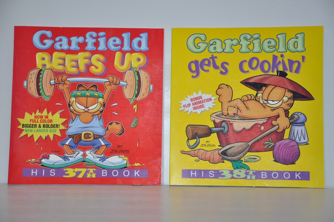 2 X Garfield Softcover Comic Books - ' Beefs up ' and ' Gets Cookin ...