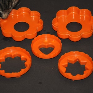 5 Vintage Tupperware Nesting Cookie Biscuit Cutter Set 5 Orange Heart ...