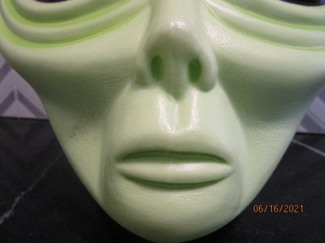 GREEN ALIEN HEAD Lollipop Advertising Display Rare Find - Etsy