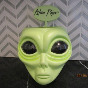 GREEN ALIEN HEAD Lollipop Advertising Display Rare Find Store Display ...