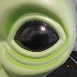 GREEN ALIEN HEAD Lollipop Advertising Display Rare Find Store Display ...