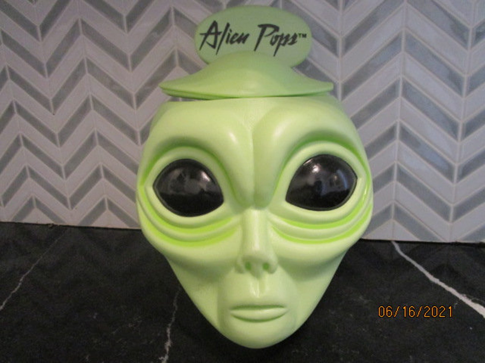GREEN ALIEN HEAD Lollipop Advertising Display Rare Find Store Display ...
